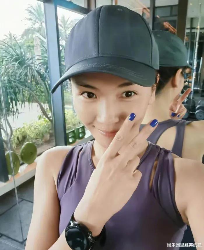 43-year-old Liu Tao takes photos of fitness - iNEWS