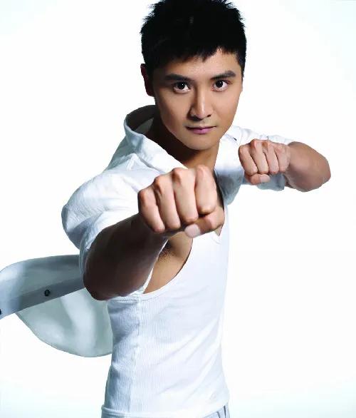 Controversial platform jumping prince: Tian Liang - iNEWS