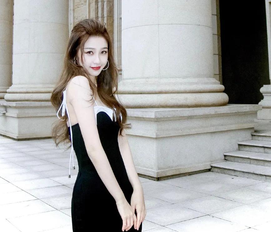 Rich and powerful daughter Yu Shuxin, her skin is white, tender and ...