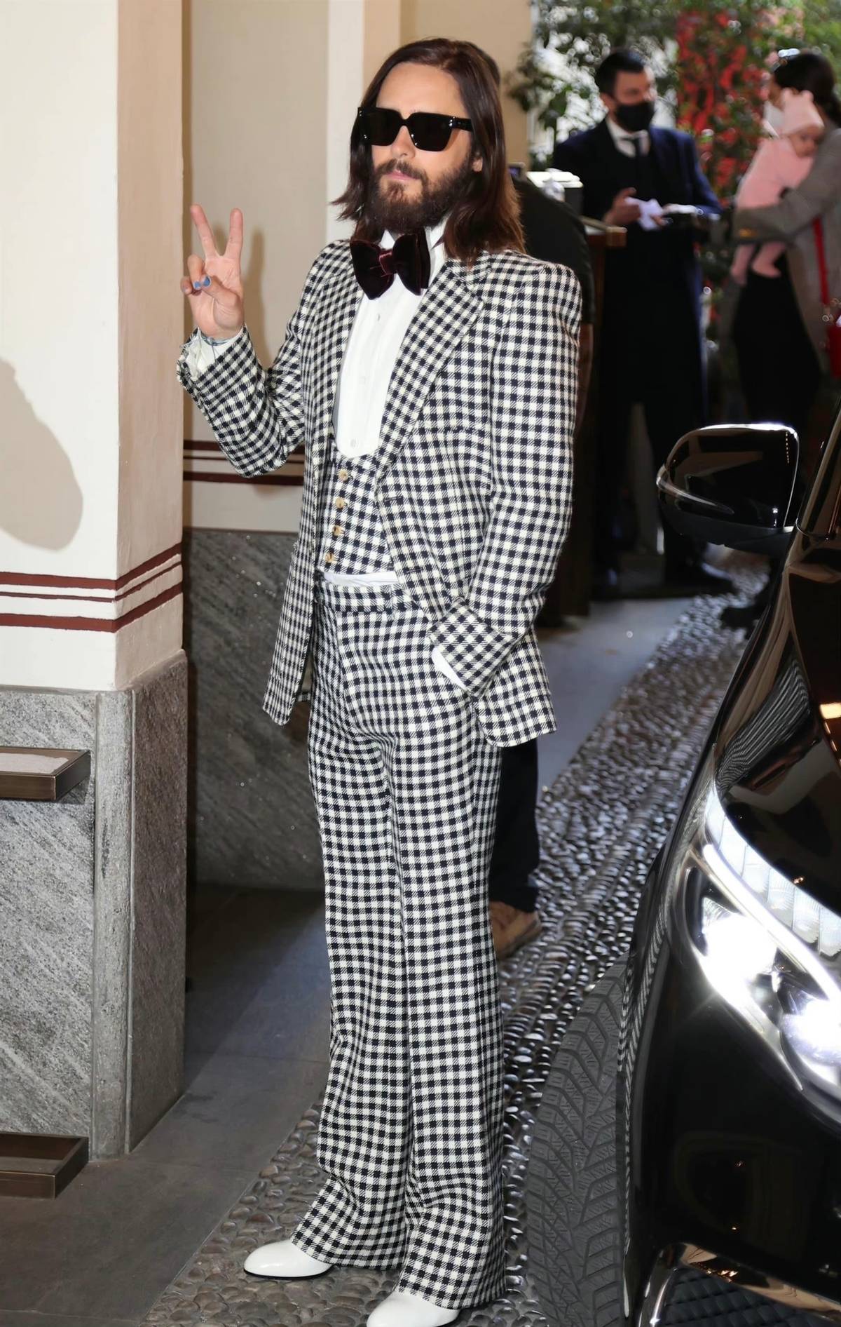 Master Leto, 50, showed up at Fashion Week in a plaid suit, wearing ...
