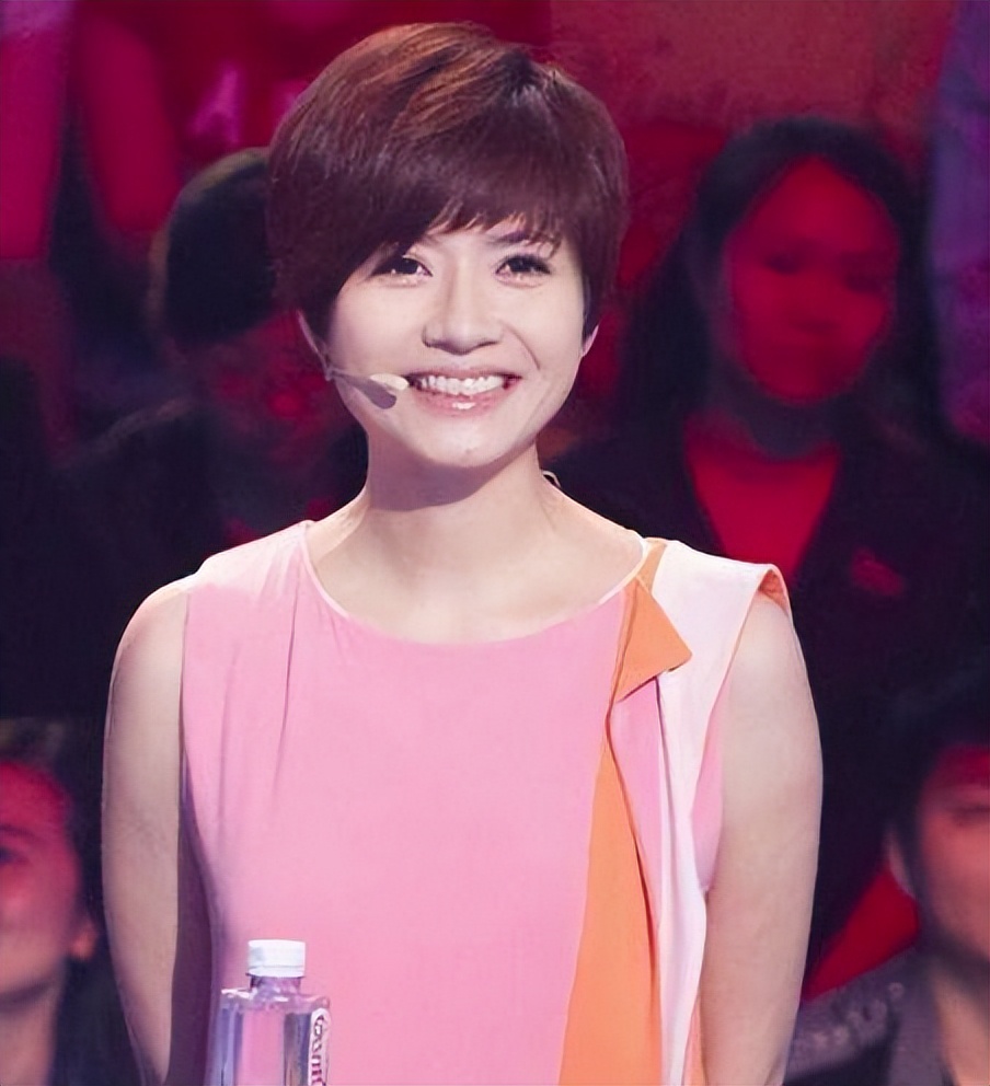 Ji Xueping, a famous anchor - iNEWS