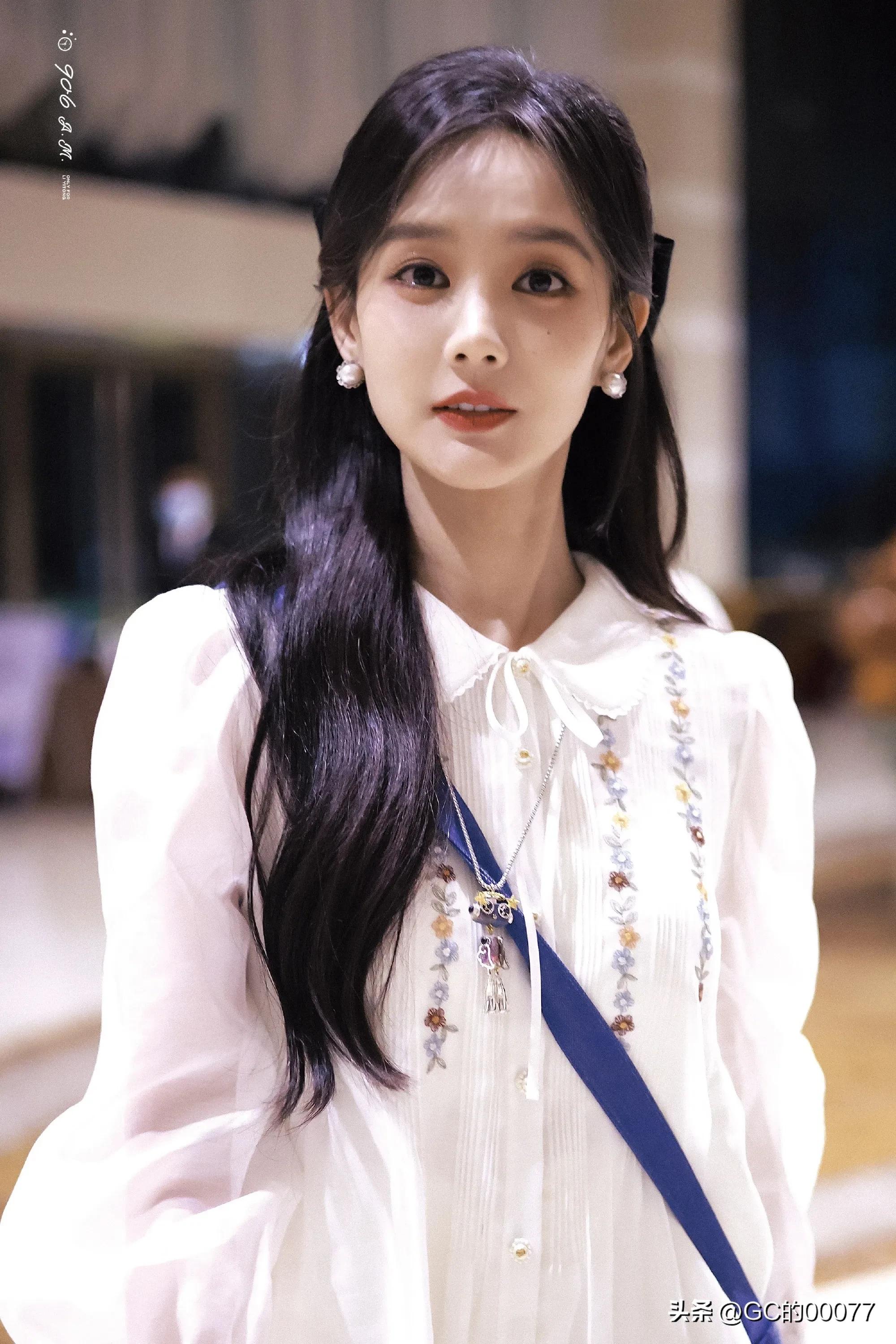 Star picture Li Yitong - iNEWS