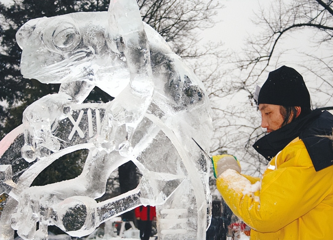 How has the art in the cold, the beauty of the spectacle of Finnish ice sculptures developed in ...