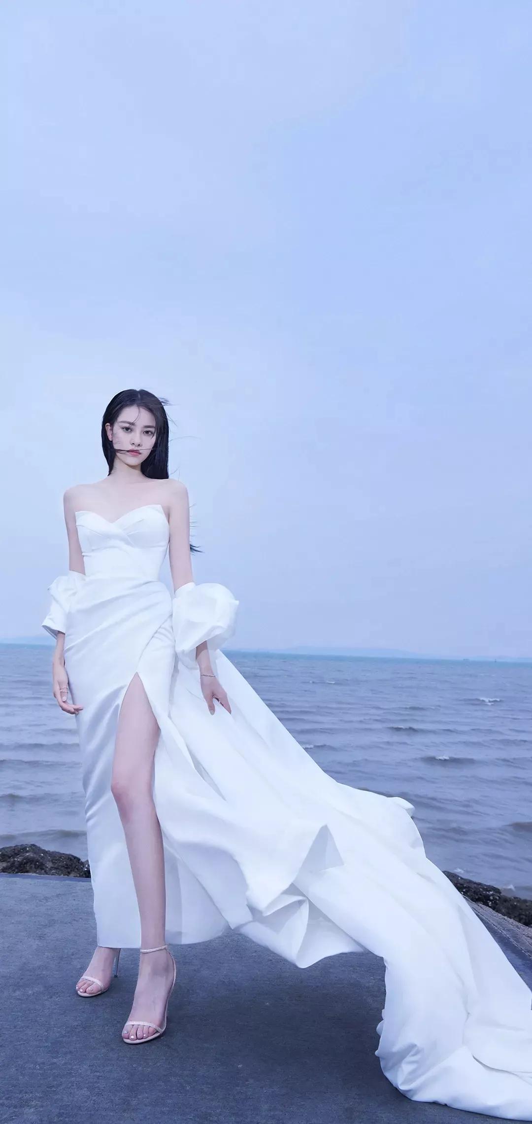 Full screen picture of Zhang Yishang - iNEWS