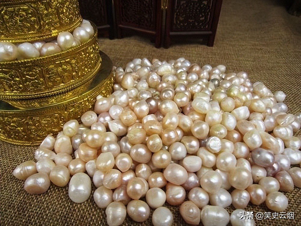 What impact did the Portuguese pearl trade have on society and economy ...