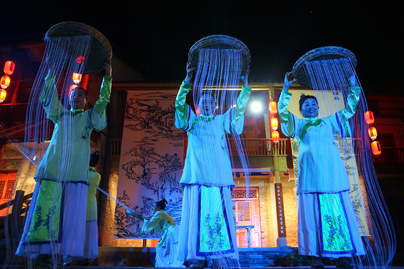 The immersive interpretation of "Jiameng Chunqiu" conveys the culture ...