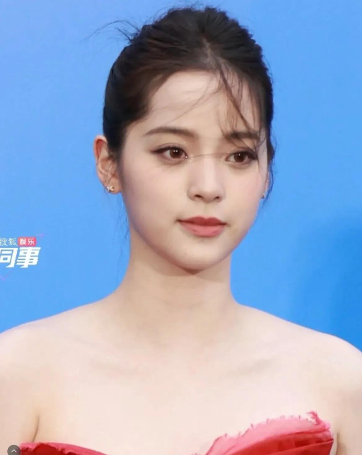 Huasheng Huasheng female star red carpet picture, who do you think won? - iNEWS
