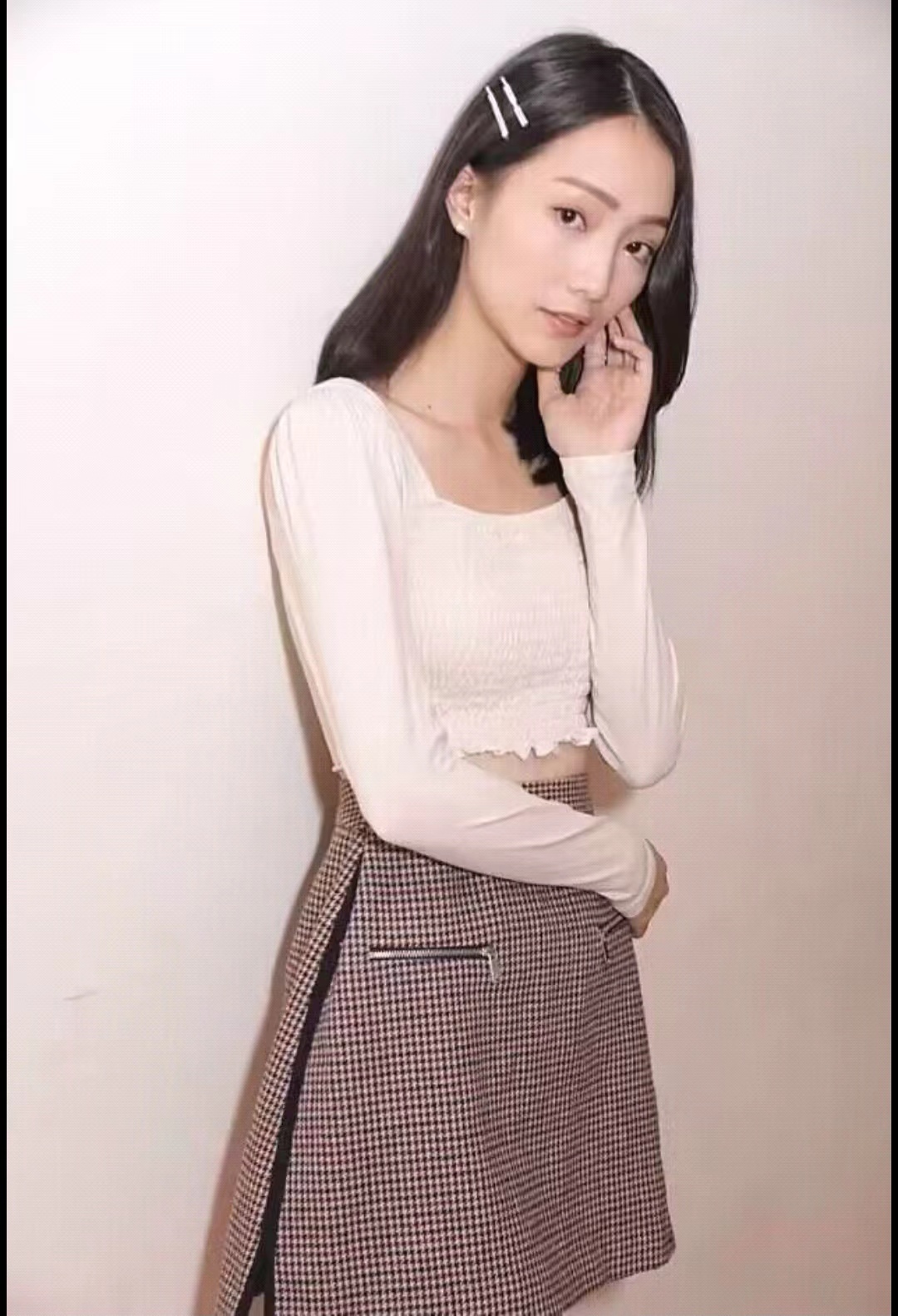 Zhang Kaiqi, an artist under Louis Koo, is playing sweetly, and her boyfriend's appearance is so ...