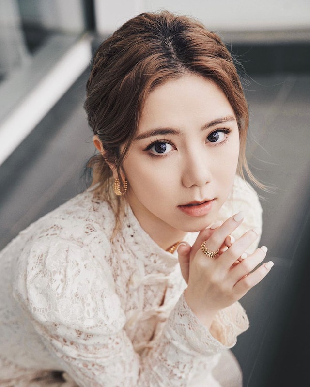 Deng Ziqi, the young queen of the music world, has set many unmatched ...