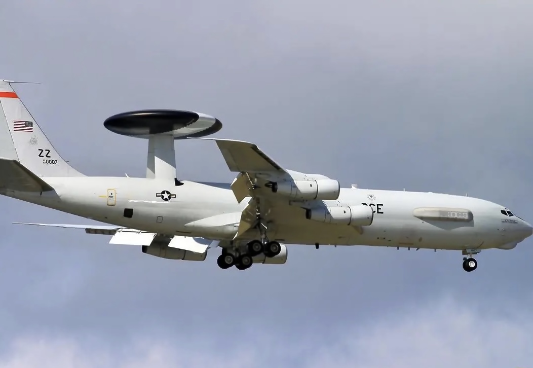 The Type 055B destroyer is equipped with a radar with a detection range ...