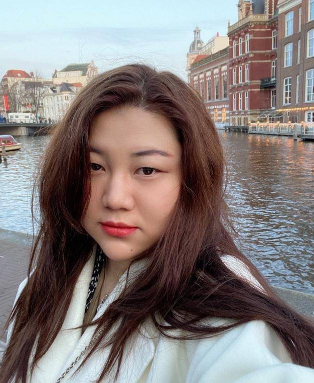 37-year-old Yang Tianzhen has crossed the border. When the anchor's ...