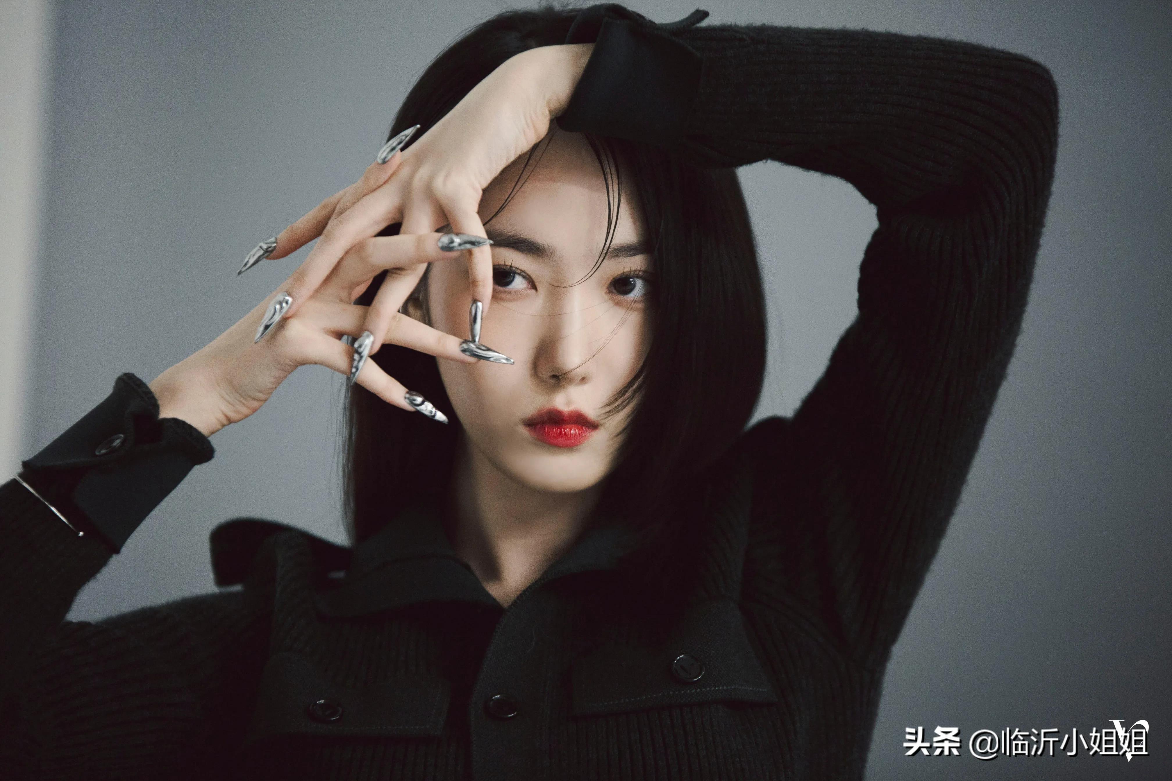 Huang Enfei, an innocent Korean female idol, has an enviable delicate ...