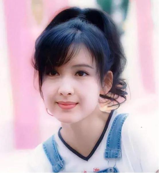 She is Huang Kaiqin's "unfinished love" and Li Keqin's "favorite", a ...