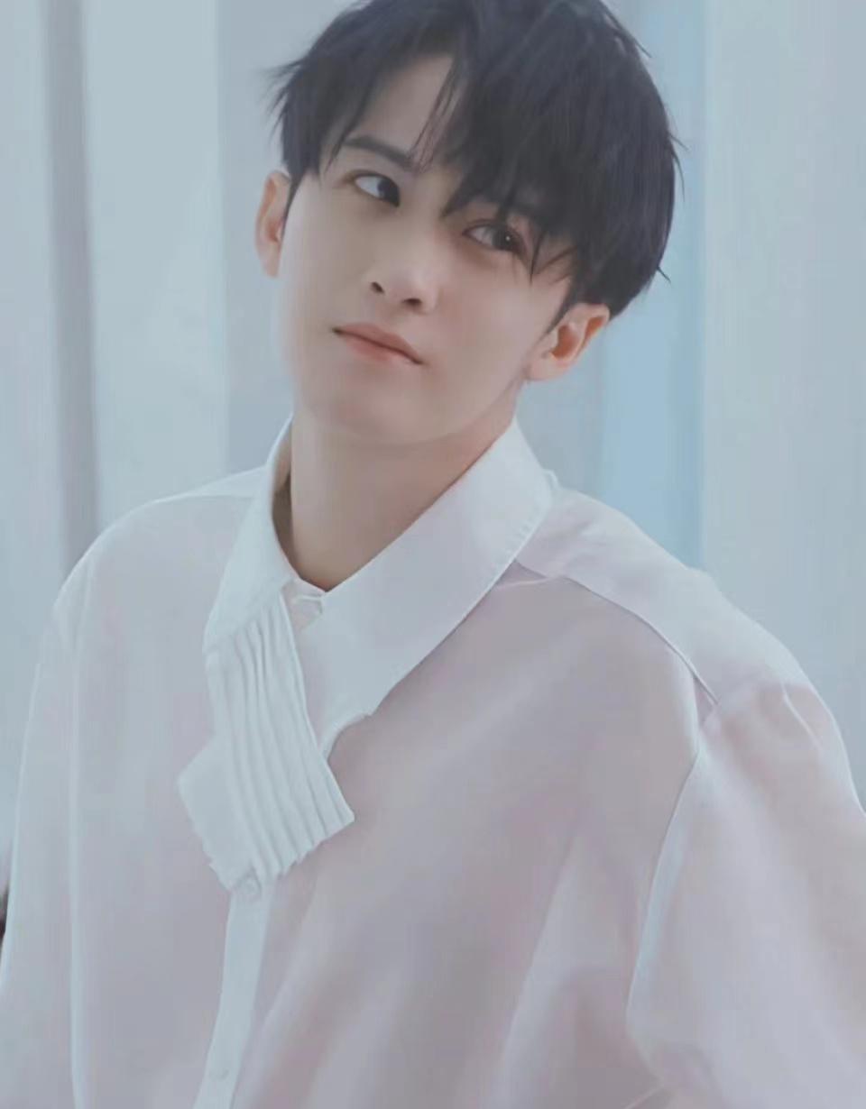 Li Yitong and Tan Jianci dance in the same frame and behave intimately ...