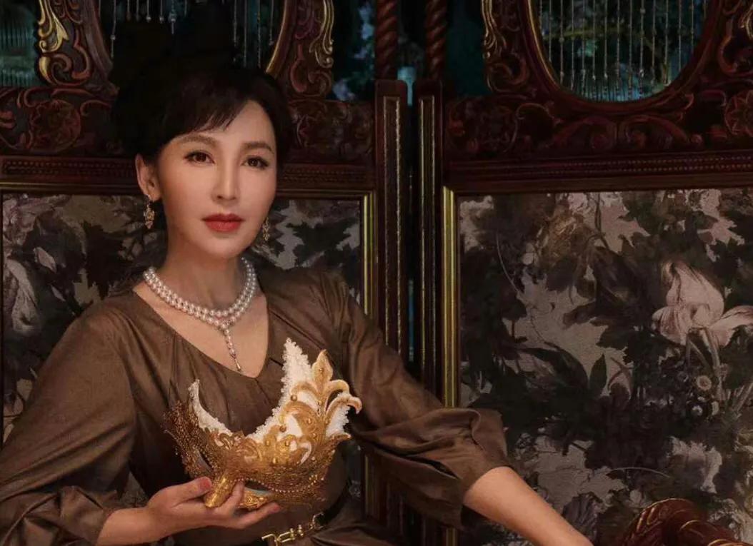 The plot of "Nanyang Daughter Love" has a big reversal. It turns out that Lu Xuelin, who has ...