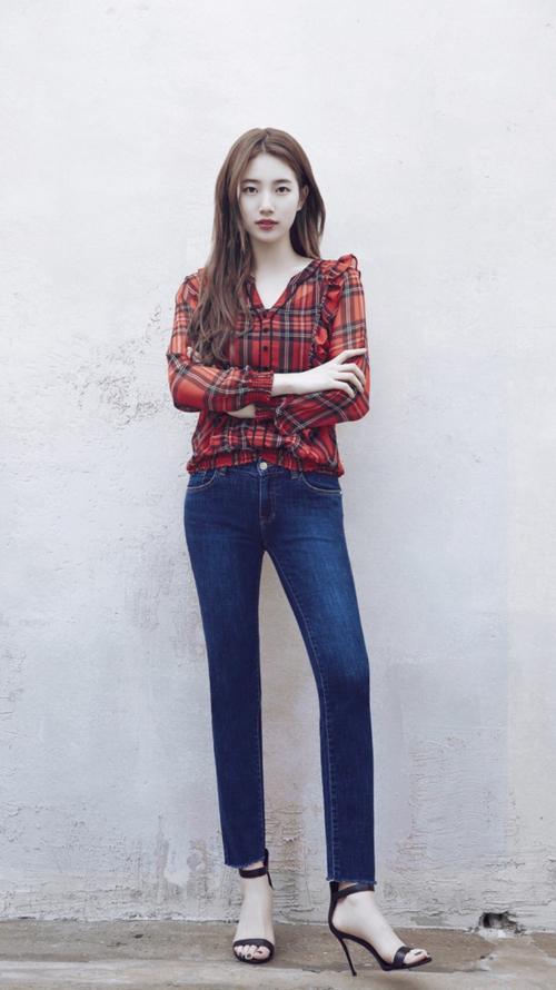 Suzy with small eyes is the first love of the nation and looks mature ...