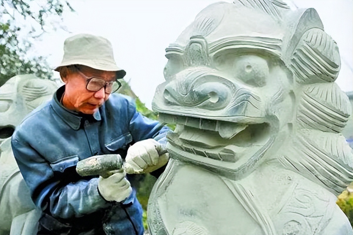 How did the stone balls in the ancient stone lions' mouths get inserted ...