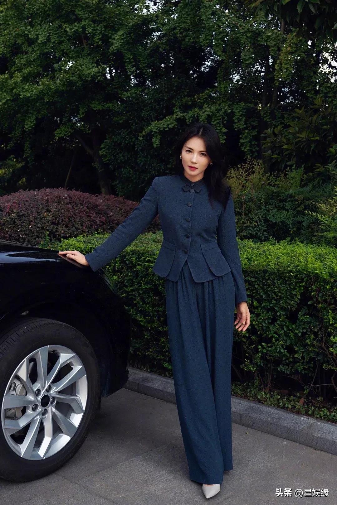 Liu Tao posted on Weibo to light up commuting and autumn outfits ...