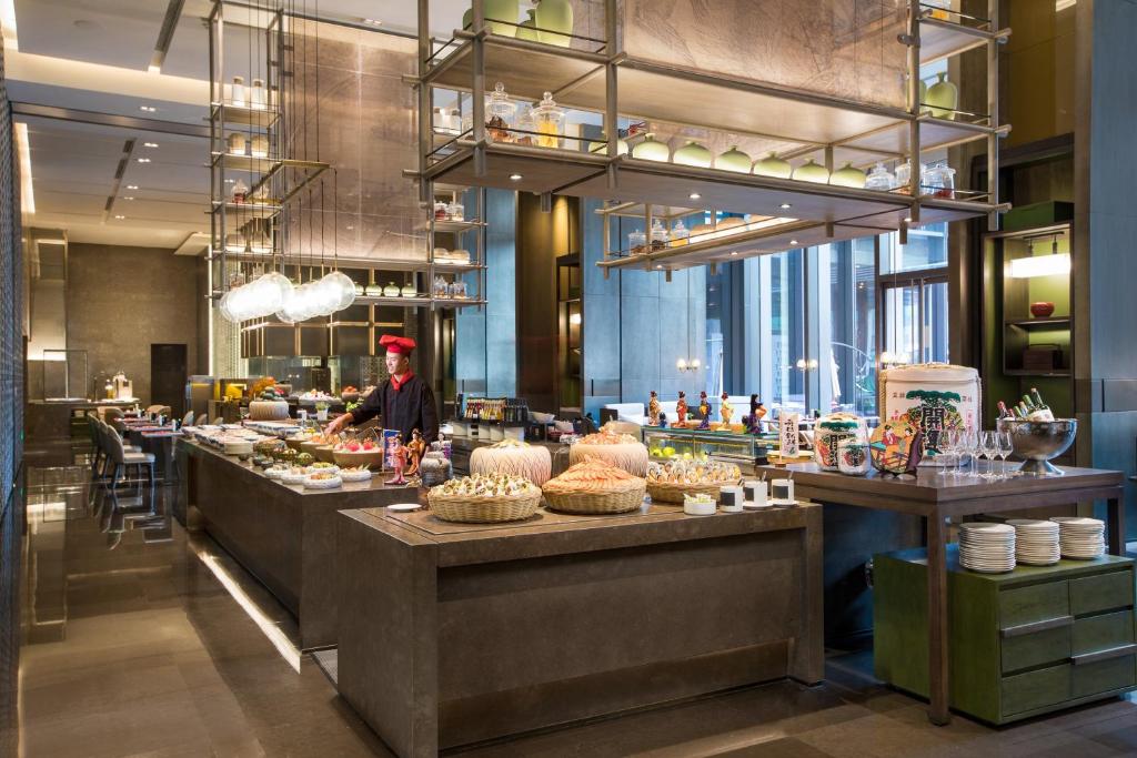 What is the size of the buffet table? How to choose the best size and ...