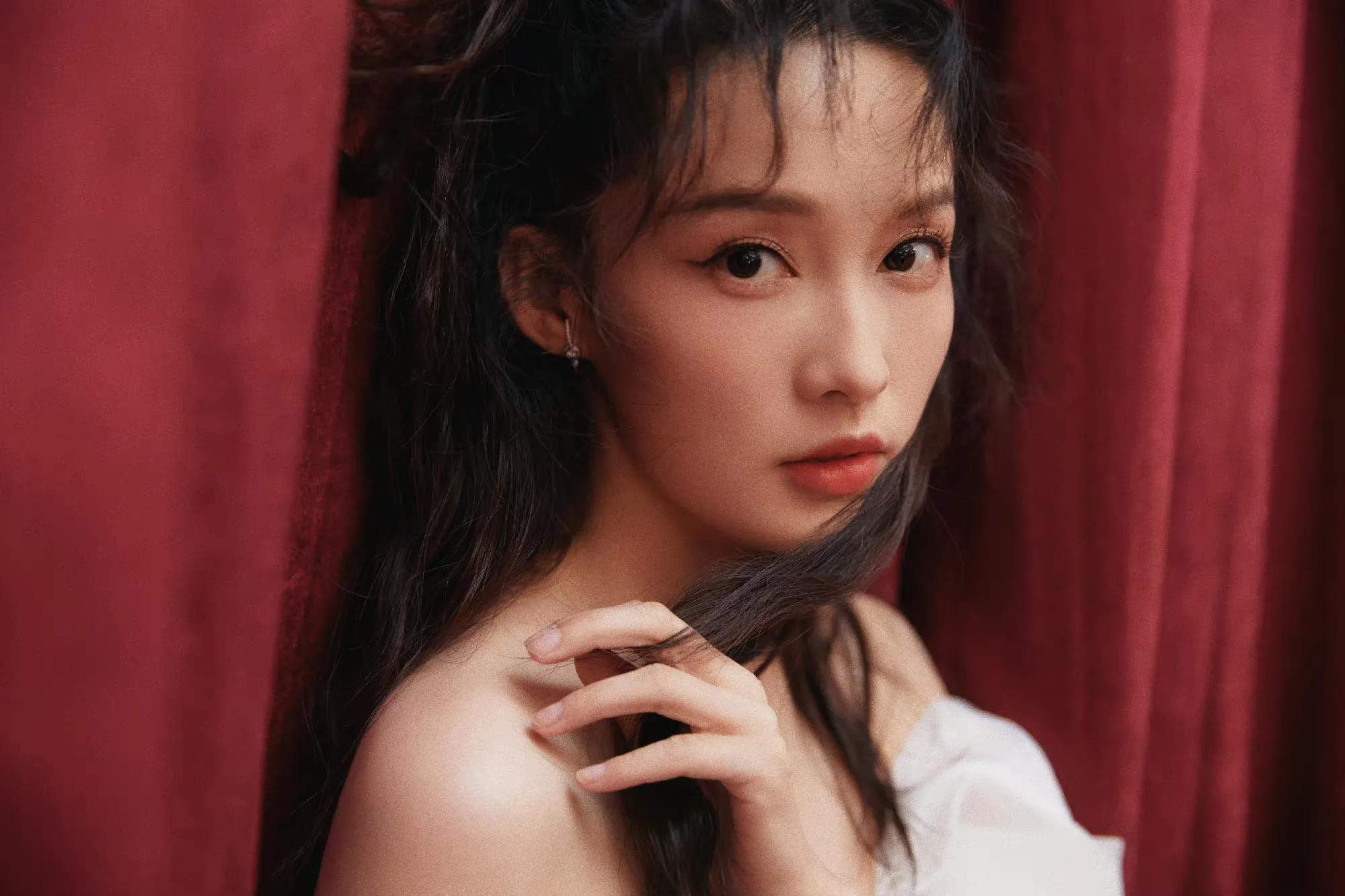 Li Qin beautiful picture - iNEWS