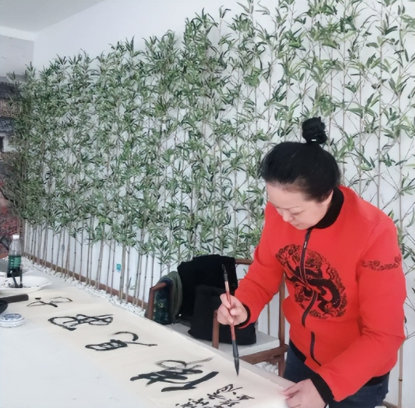 Brief introduction of Liu Xiaoling, a national first-class calligrapher ...