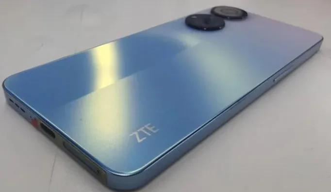 ZTE, a Chinese mobile phone brand, has released a new phone - iNEWS