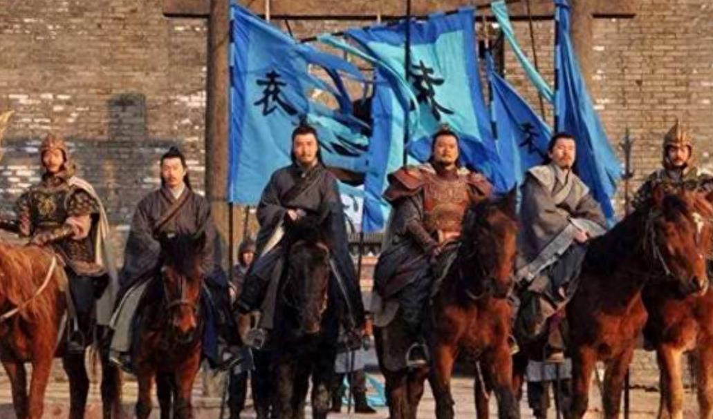 A surprising glimpse in the official history: Liu Bei left Zhuge Liang ...