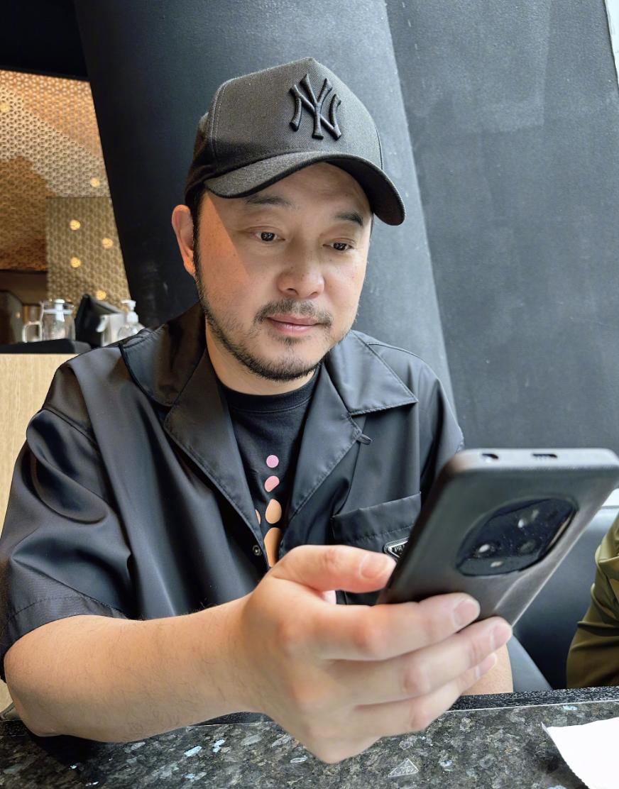 Sha Yi's 520 photos show his wife and children, Anji and Xiaoyuer's ...