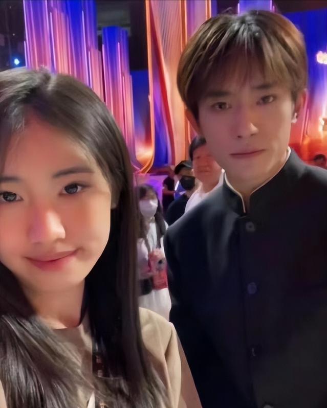 Xu Duo was suspected to be Feng Xiaogang's illegitimate daughter, but she took her home and ...