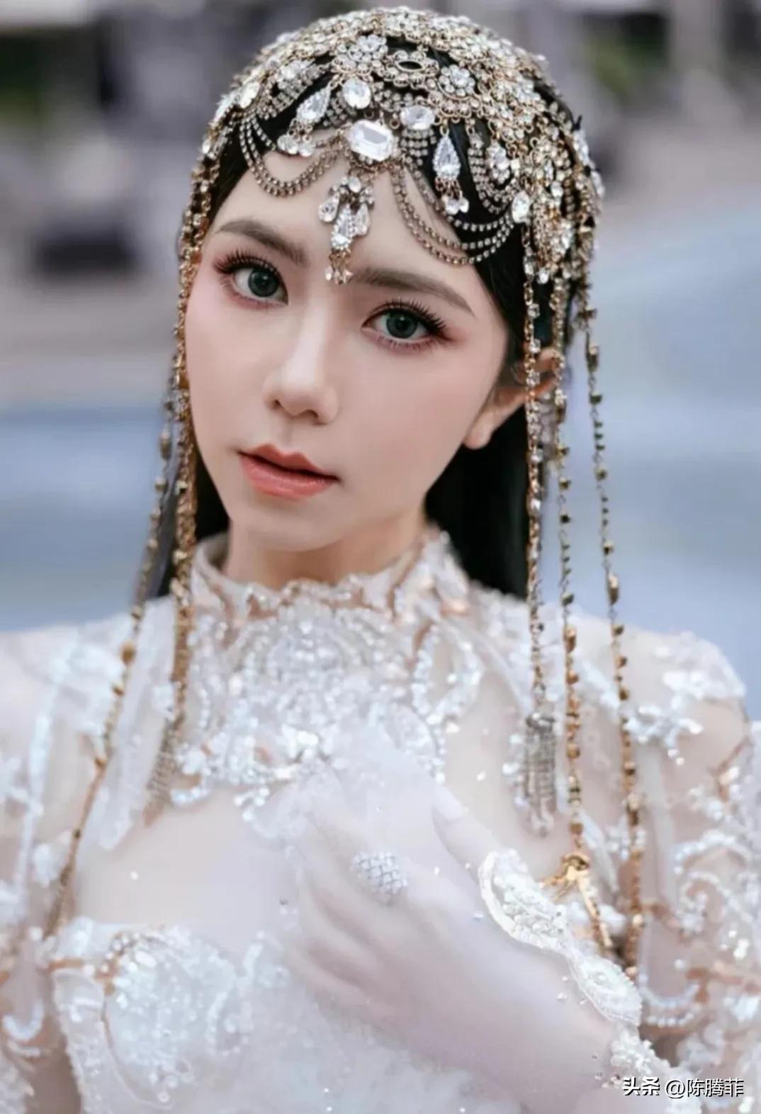 Deng Ziqi is young and beautiful, glamorous and moving - iNEWS