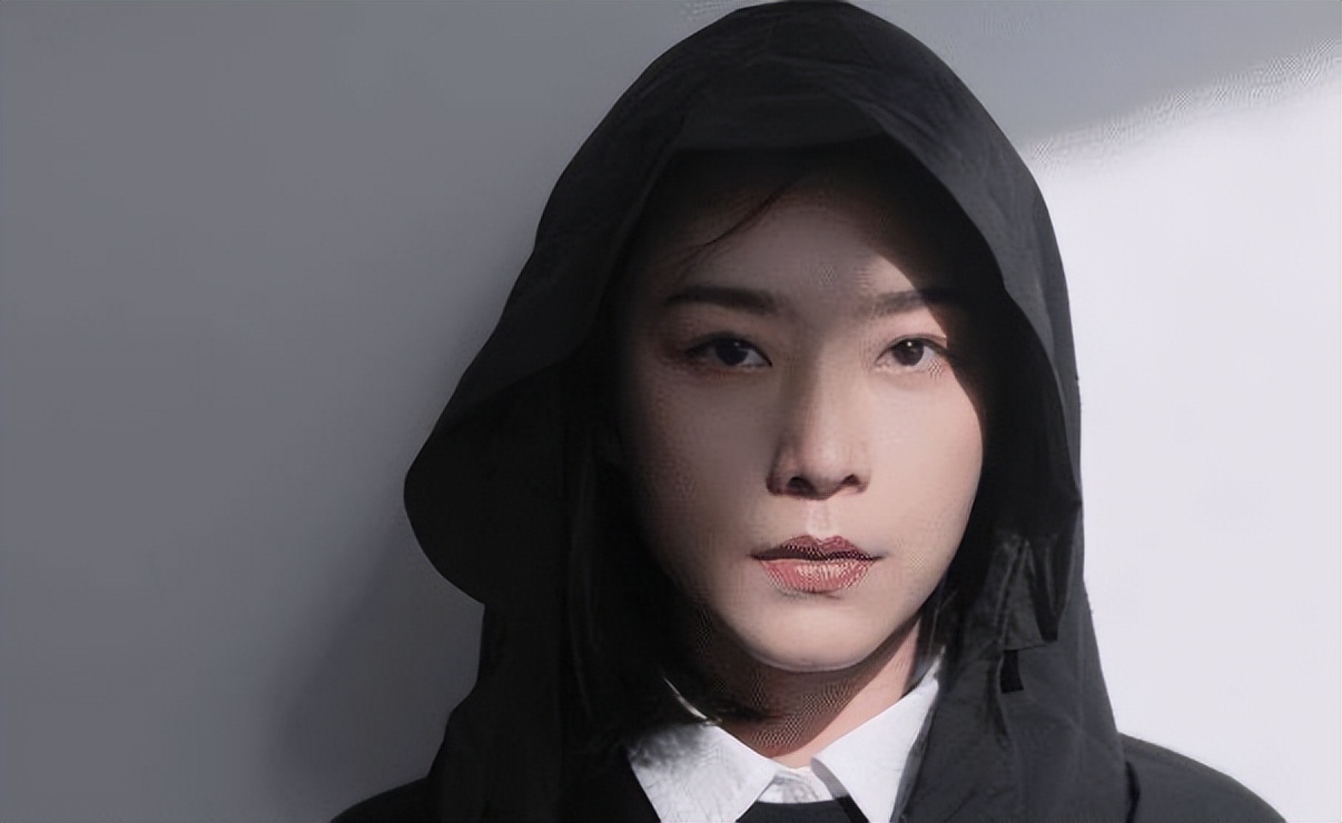 Northeast female artist Lu Xiaolin, who debuted in 2005, is now in her ...