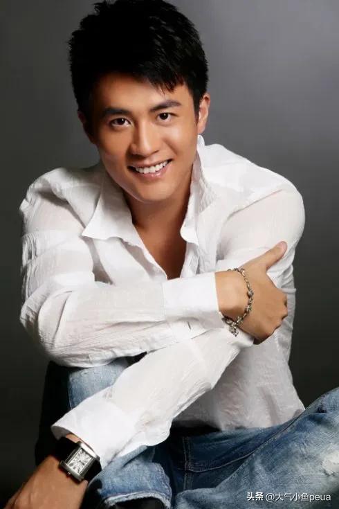 "The leader of the knife" Du Chun has served as a beautiful girlfriend ...