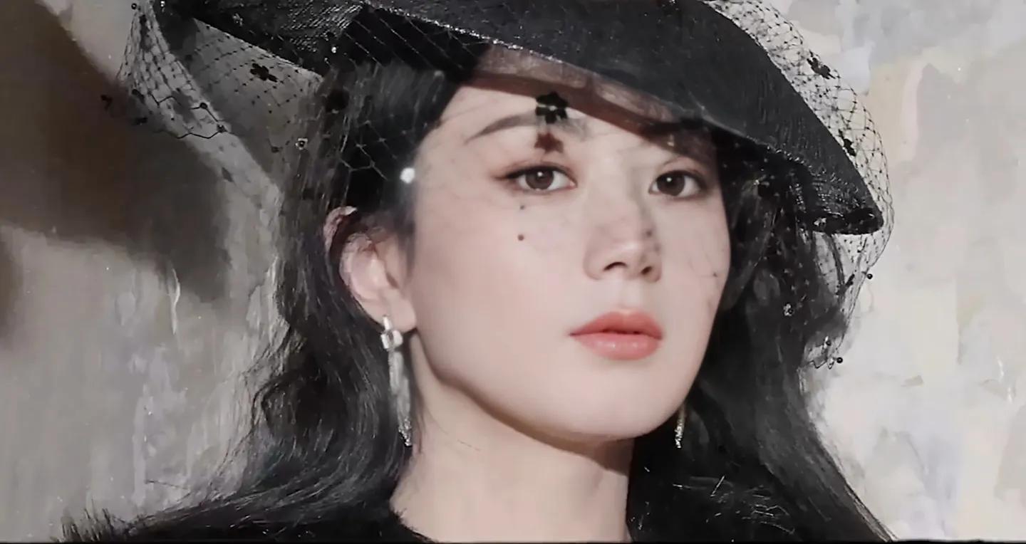 Zhao Liying, Figaro, Languang Huaying Fashion Blockbuster: Sexy and ...