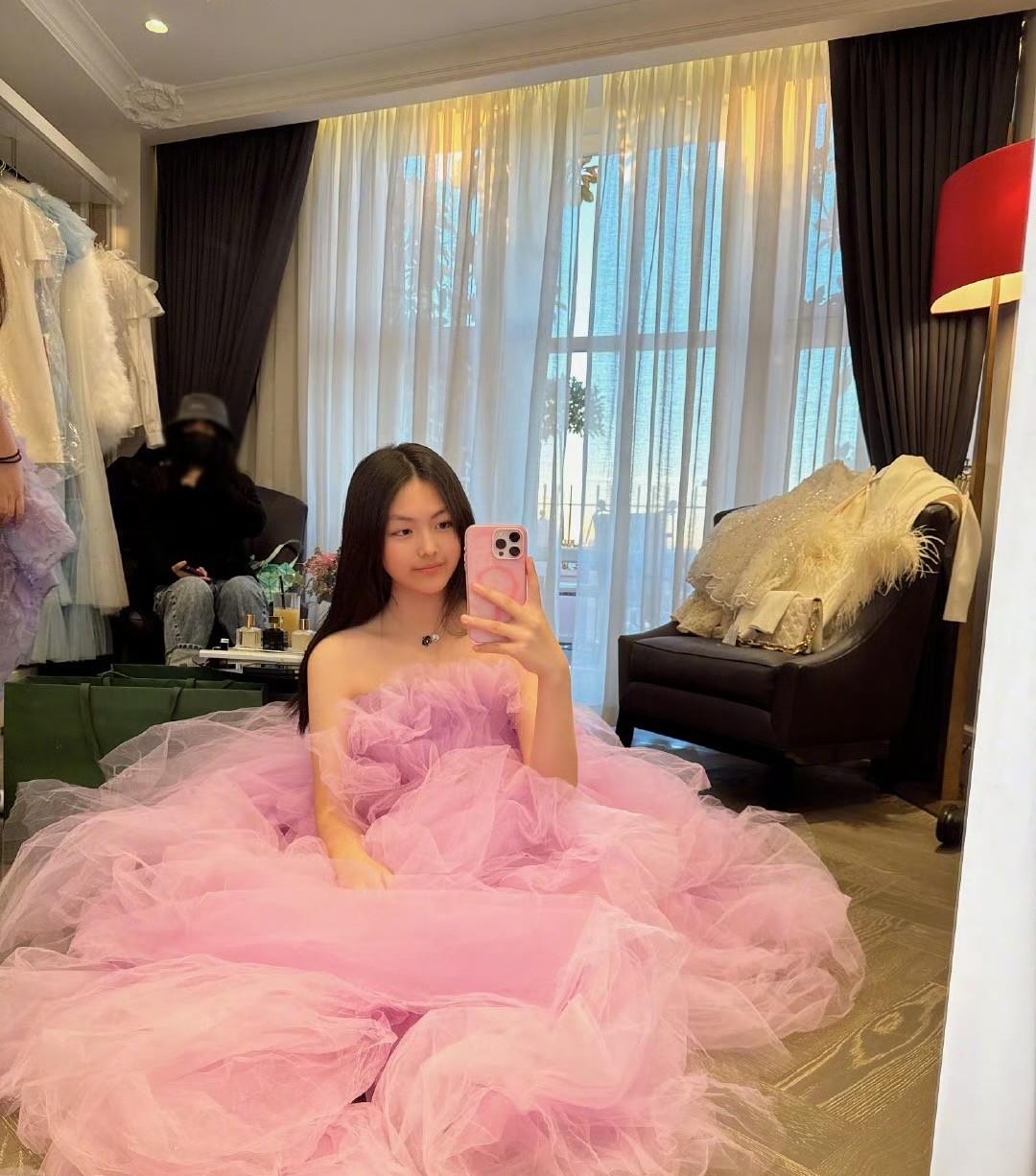 Tian Liang's family photo exposed: 12-year-old son looks like a ...