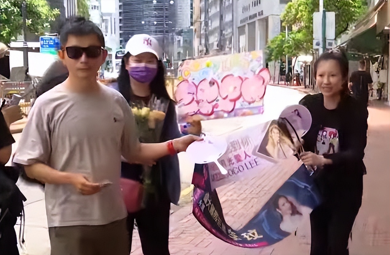 Scene of Coco Lee's funeral and farewell ceremony: relatives and ...