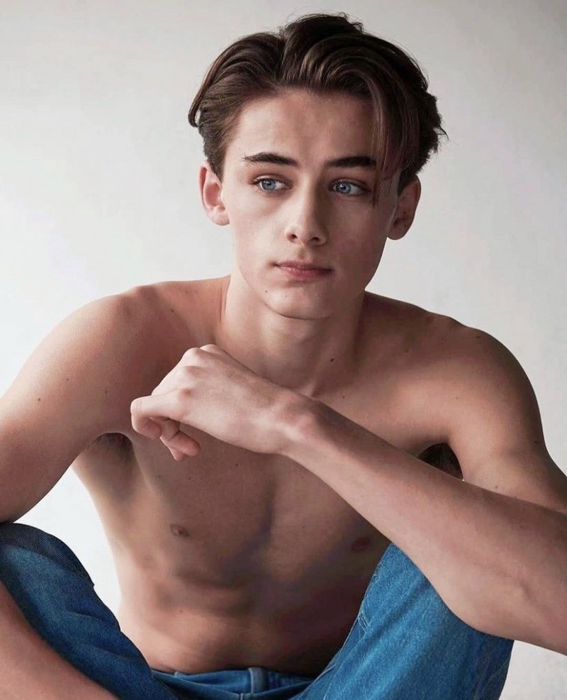 He is known as "the world's most beautiful boy" 10 years later, the ...