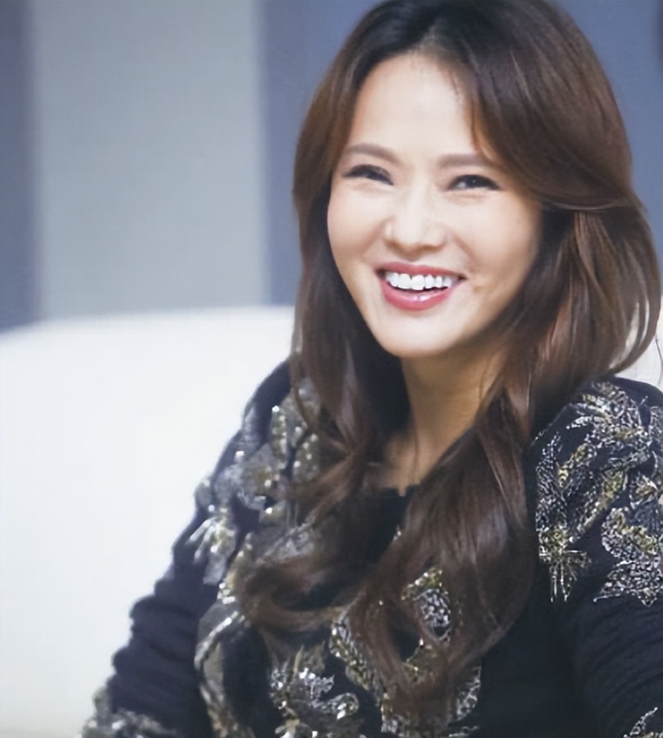 Yi Nengjing ran into Li Gengxi and Zhang Jingchu at the airport, and ...