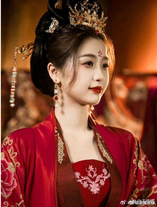 Yang Zi, Bai Lu, and Yu Shuxin are more beautiful in red wedding dresses in ancient costumes ...