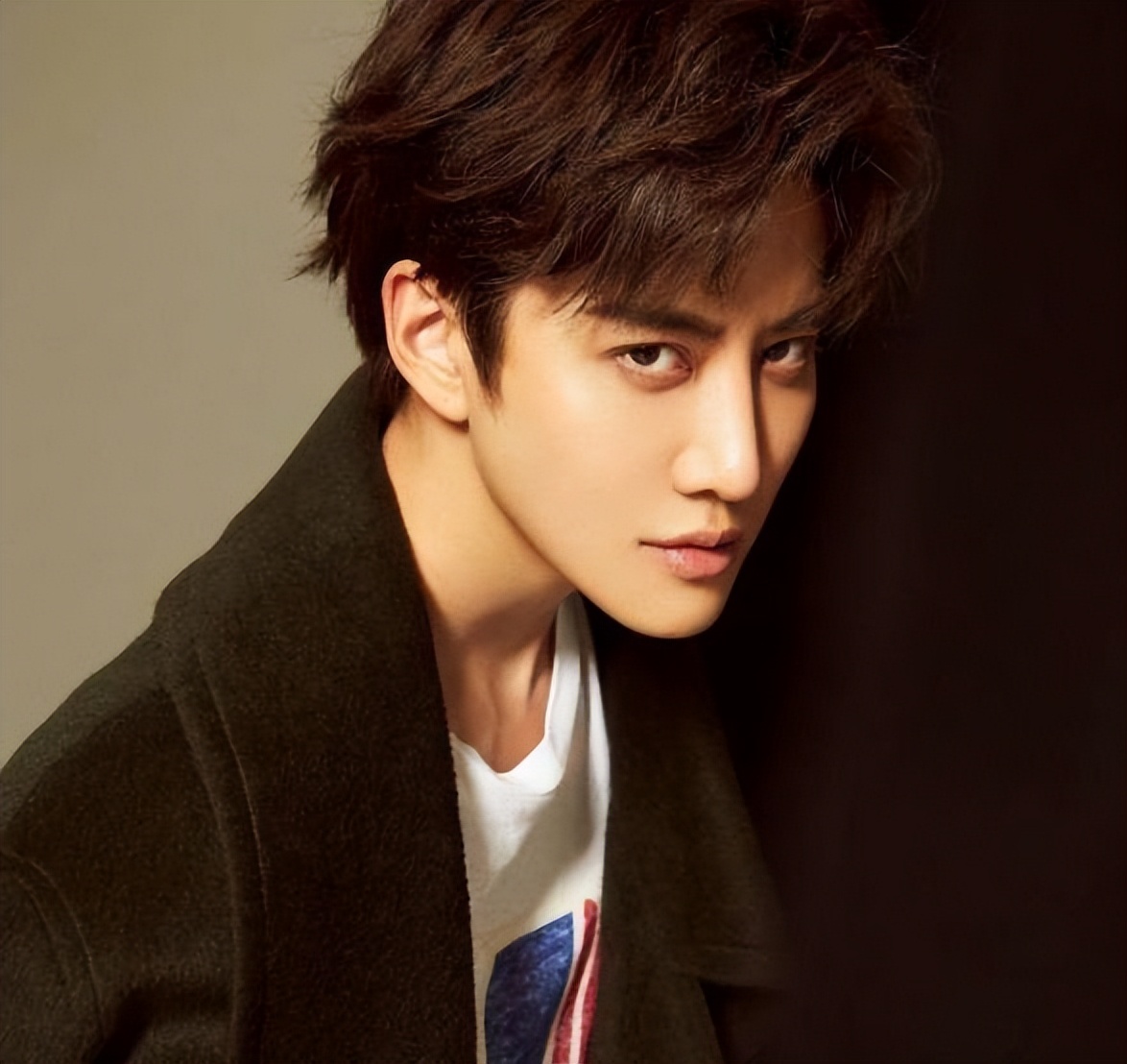 Thai actor Mike changed his name to Wu Yige to develop his career in ...