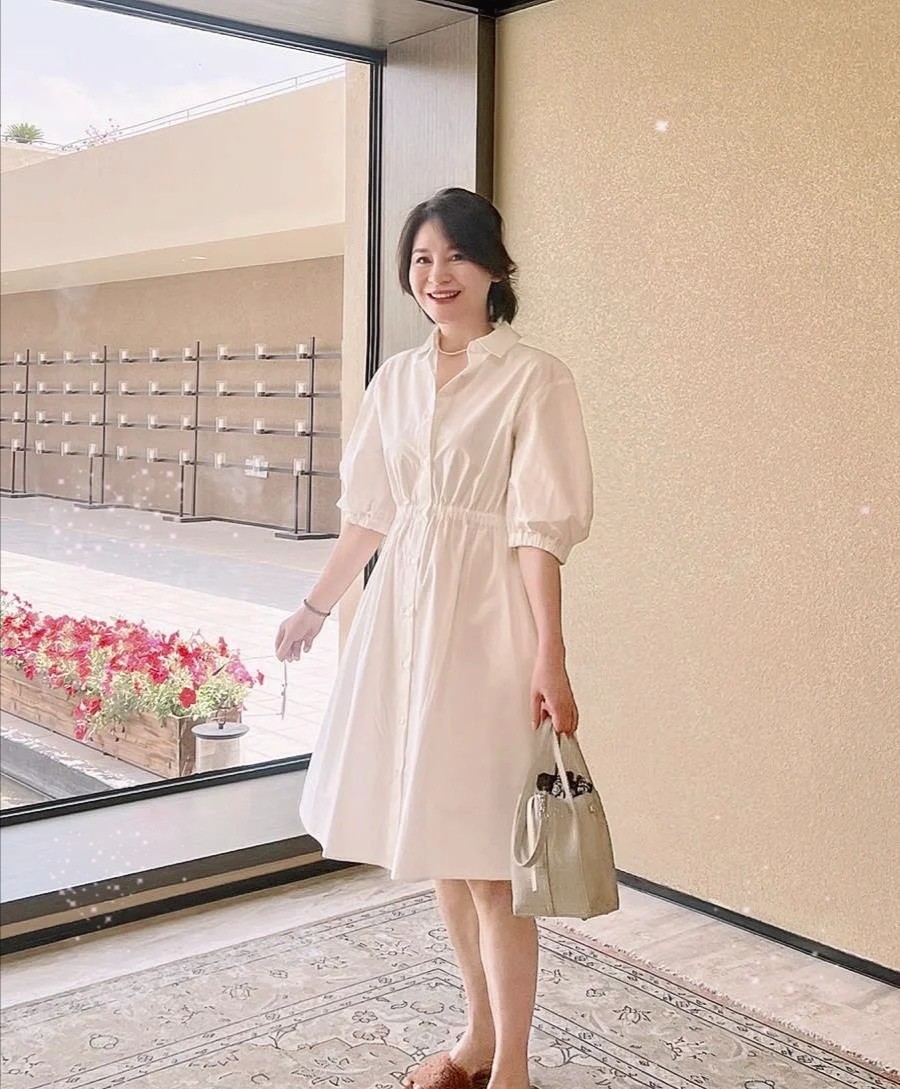 She is the dressing example that 50+ women should learn from!Decent and ...