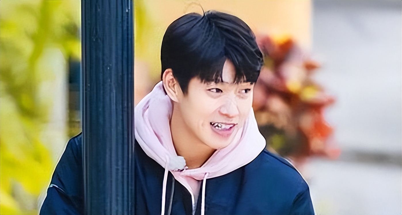 Daxun Wei ran out of 40,000 magazines in seconds, the editor-in-chief ...