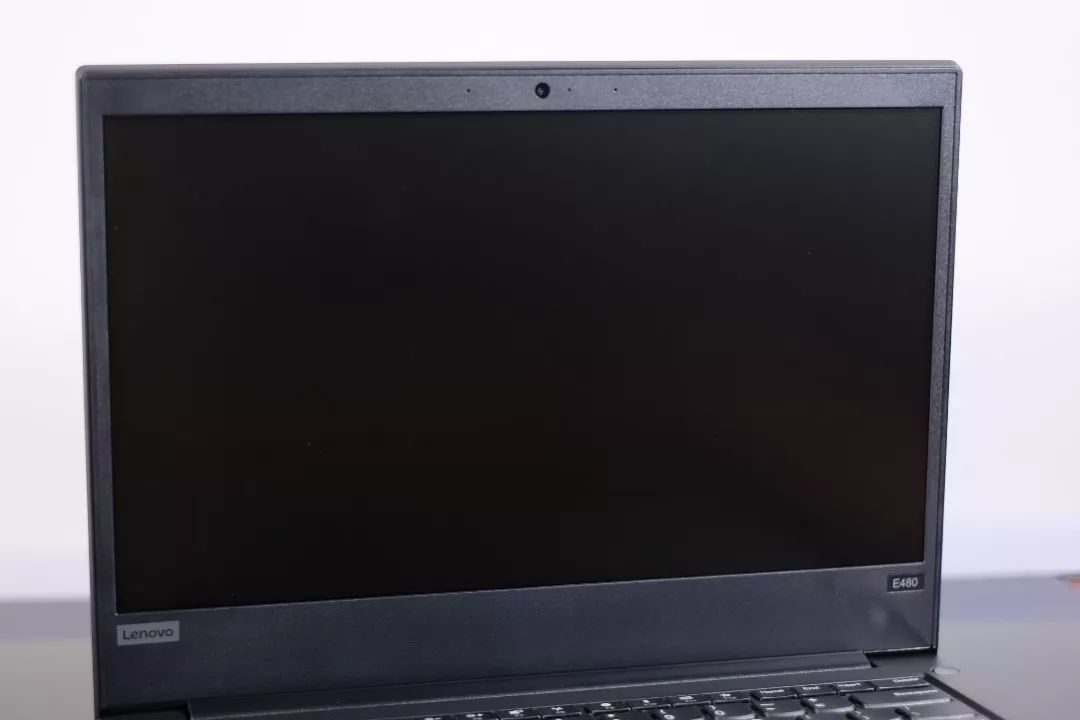 Why do most ThinkBooks use a matte screen instead of a glossy screen ...