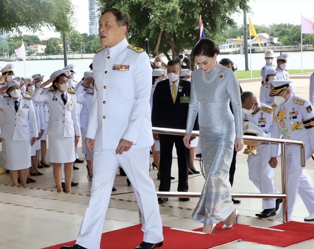 Intertwined Love and Power: Uncovering How Suthida Became Indispensable to the Thai Royal Family ...