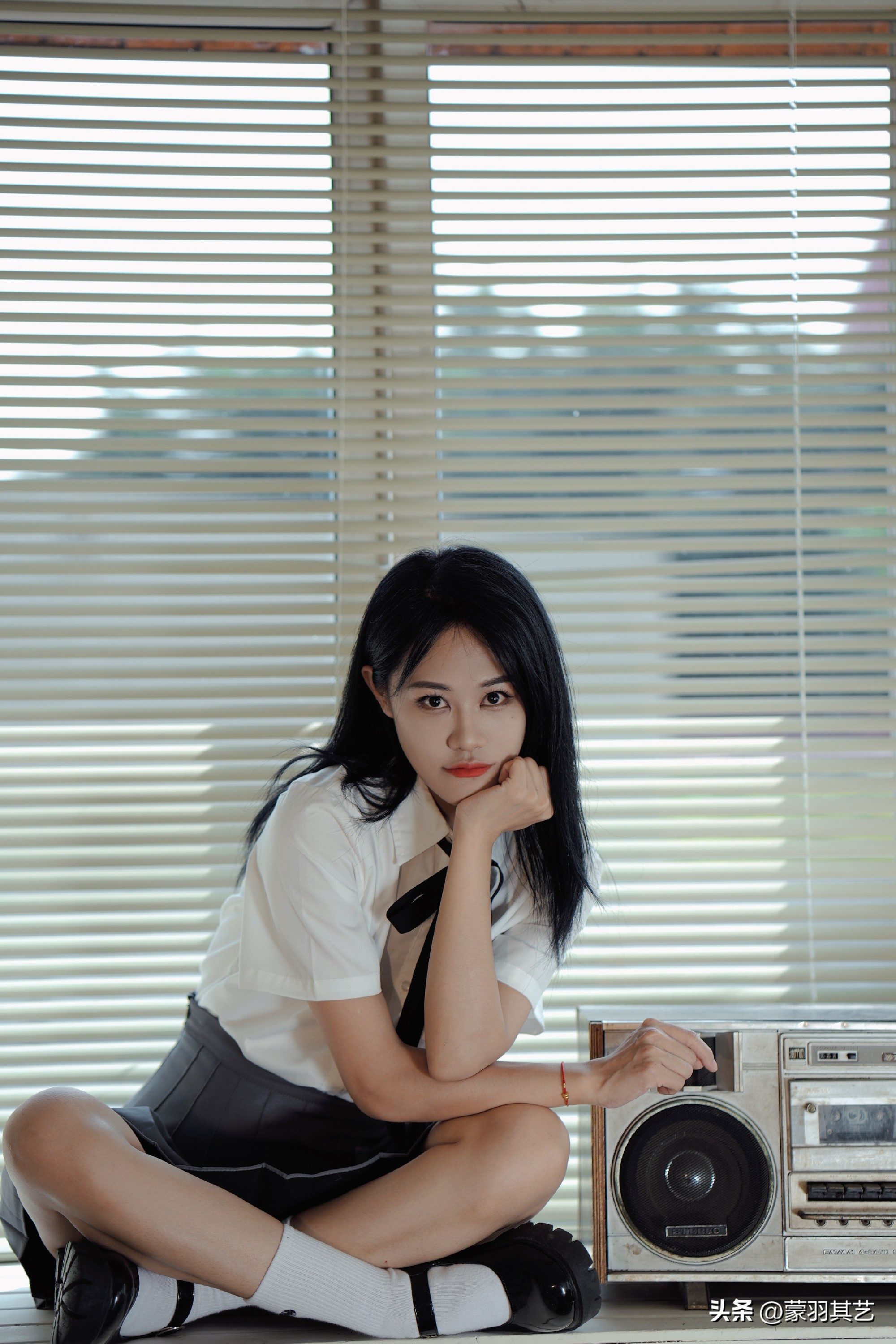 The bar sang 40 songs a night, singing until the vocal cords ruptured ...