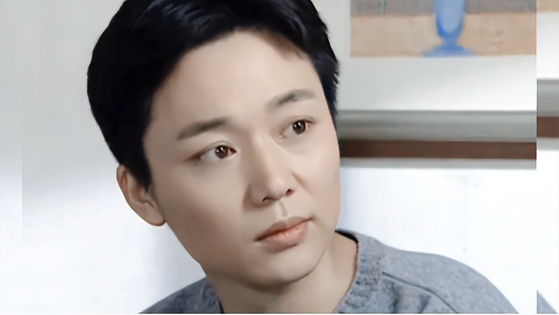 It turns out that some people are really more handsome as they get older. Zhang Yi relies on his ...