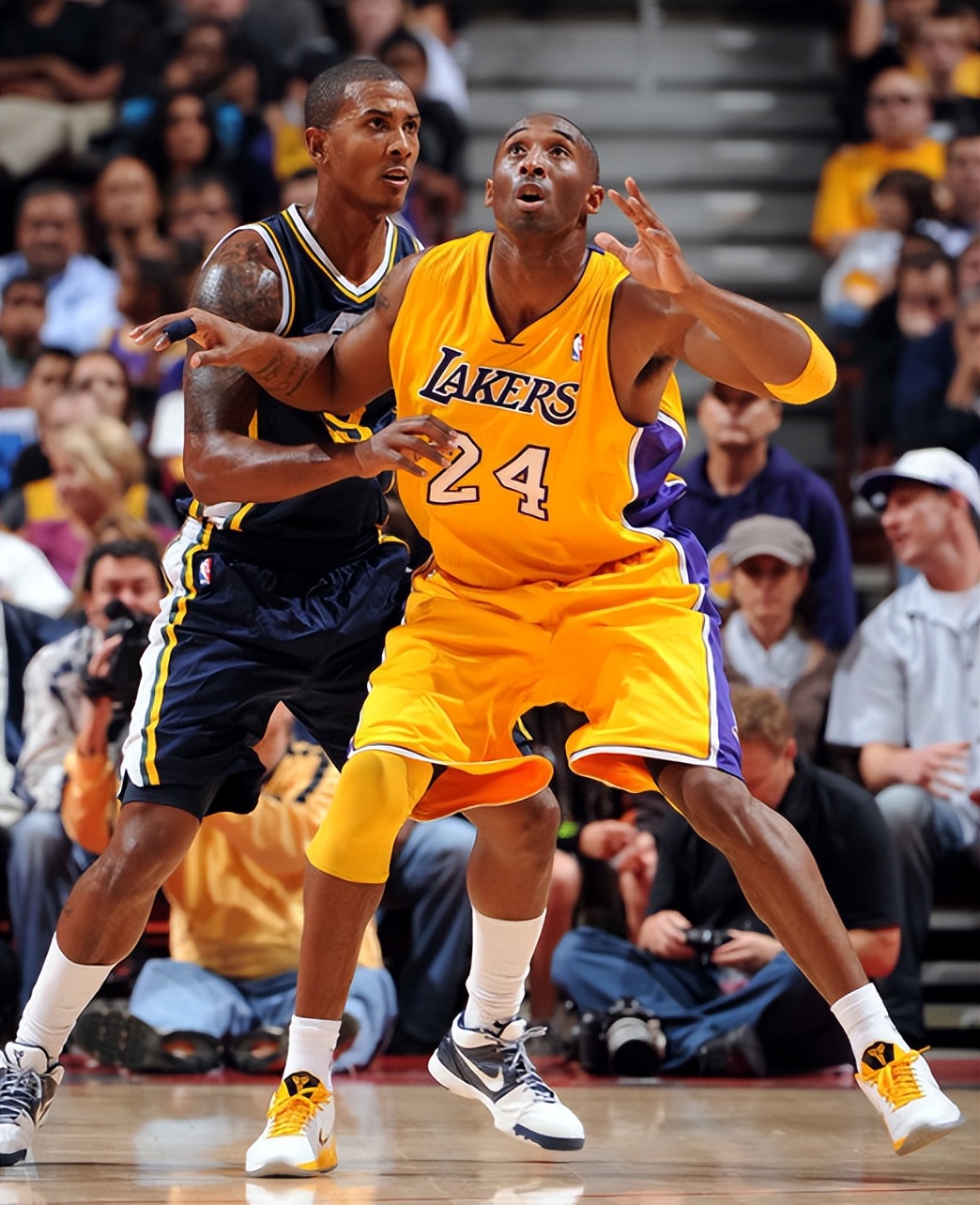 Why is the one-handed catch that was once all the rage in the NBA now ...