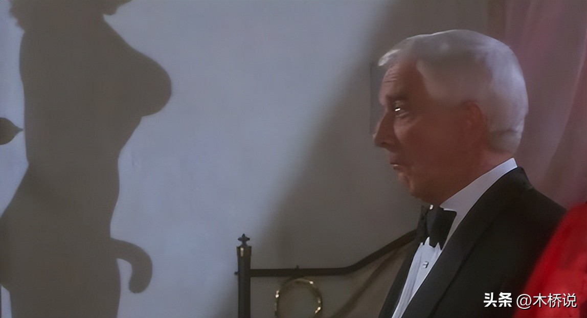 How does the comedy element in "The White-headed Detective 1: Bravely ...