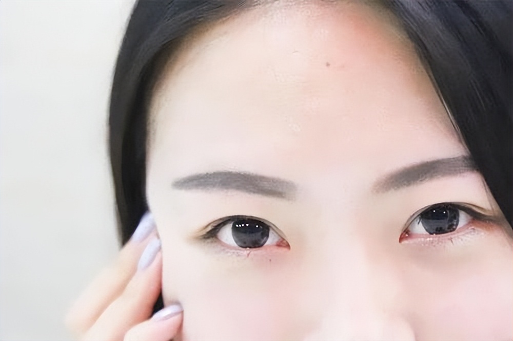 "A long eyebrow is worth more than ten thousand grains", what's the ...