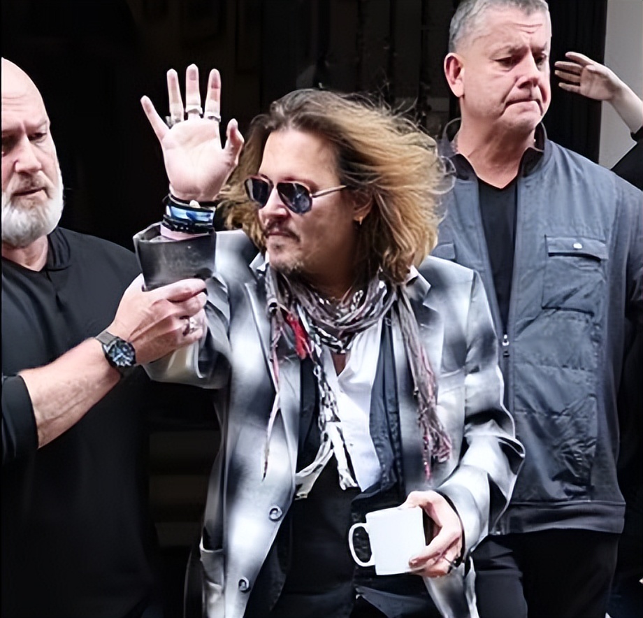 Johnny Depp was taken away by bodyguards and forcibly separated from ...