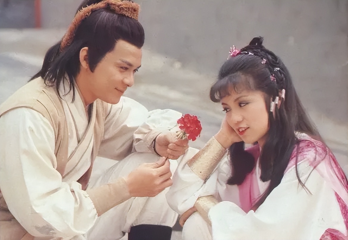 Xu Kexin's "Shooting the Condors" official announcement, Huang Rong's candidate, is she? - iNEWS